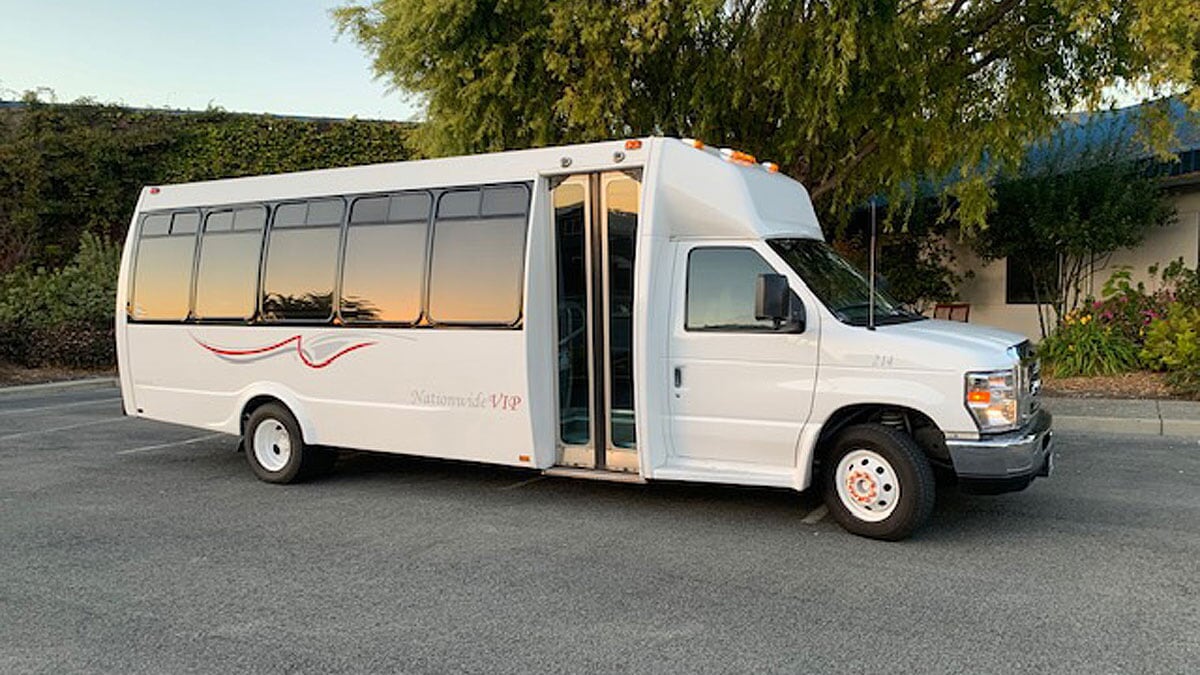 8 Passenger Executive Limousine Van - Nationwide Limousine Service