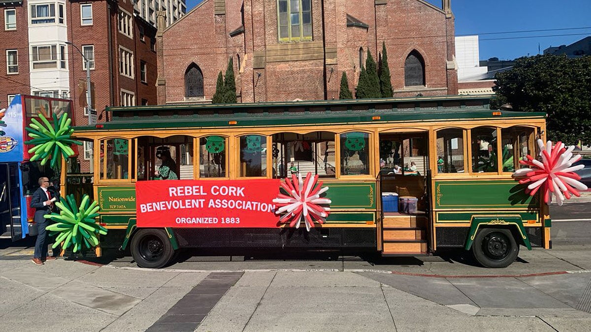 San Francisco 34 Passenger Motorized Cable Car With Sliding Windows ...